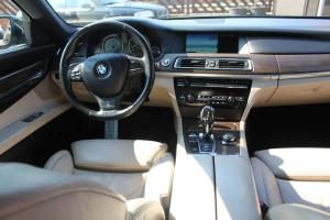 Pelēks BMW 730 2011 Liepāja, ar dzinēja tilpumu 3.00 L un nobraukumu 293 tūkst. km par 11300 €, foto 13 vietnē AUTOMOTO.COM.LV
