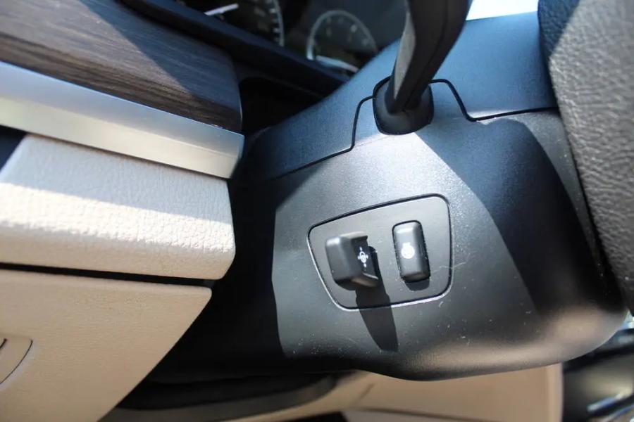 Pelēks BMW 730 2011 Liepāja, ar dzinēja tilpumu 3.00 L un nobraukumu 293 tūkst. km par 11300 €, foto 17 vietnē AUTOMOTO.COM.LV