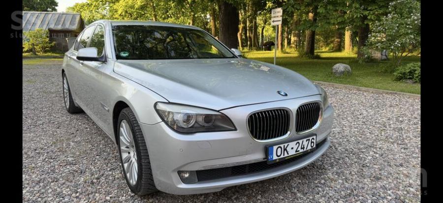 Grey BMW 730 2011 in Rezekne, with an engine capacity of 3.00 L and mileage of 210 thousand km for 10200 €, photo 3 on AUTOMOTO.COM.LV