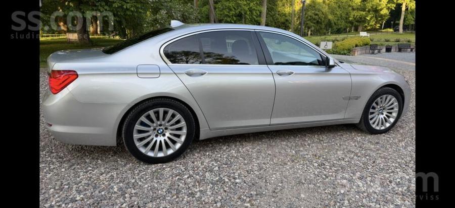 Grey BMW 730 2011 in Rezekne, with an engine capacity of 3.00 L and mileage of 210 thousand km for 10200 €, photo 7 on AUTOMOTO.COM.LV