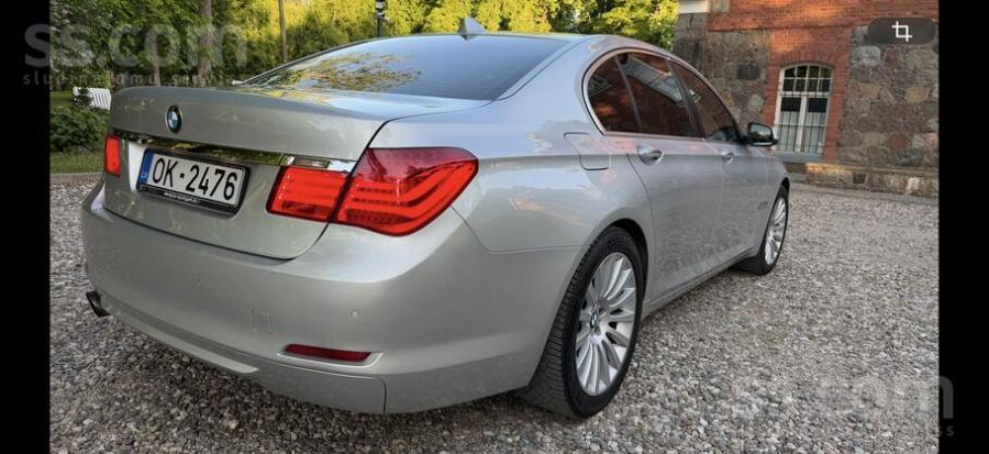 Grey BMW 730 2011 in Rezekne, with an engine capacity of 3.00 L and mileage of 210 thousand km for 10200 €, photo 8 on AUTOMOTO.COM.LV