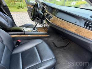 Grey BMW 730 2011 in Rezekne, with an engine capacity of 3.00 L and mileage of 210 thousand km for 10200 €, photo 16 on AUTOMOTO.COM.LV