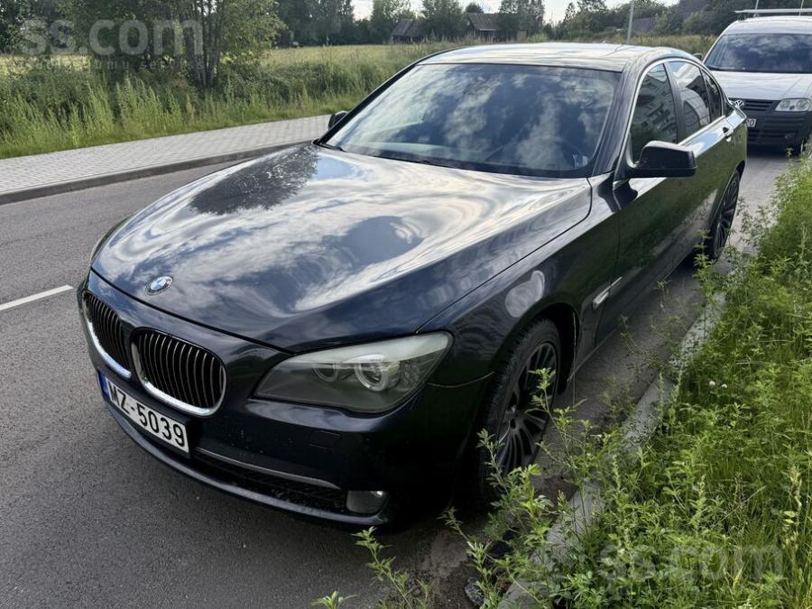 Pelēks BMW 730 2011 Daugavpils, ar dzinēja tilpumu 3.00 L un nobraukumu 272 tūkst. km par 9500 €, foto 5 vietnē AUTOMOTO.COM.LV