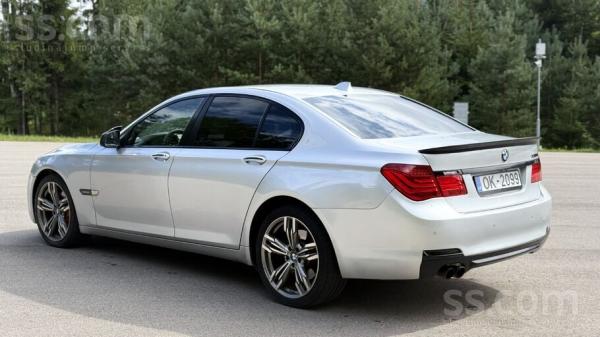 Pelēks BMW 730 2011 Madona, ar dzinēja tilpumu 3.00 L un nobraukumu 368 tūkst. km par 6650 €, foto 3 vietnē AUTOMOTO.COM.LV