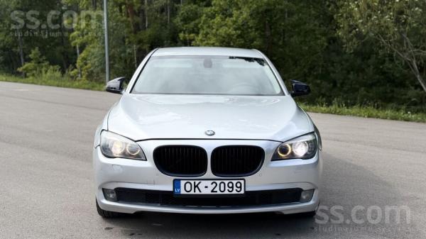 Pelēks BMW 730 2011 Madona, ar dzinēja tilpumu 3.00 L un nobraukumu 368 tūkst. km par 6650 €, foto 8 vietnē AUTOMOTO.COM.LV