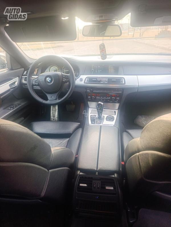 Grey BMW 730 2012 in Akmene, with an engine capacity of 3.00 L and mileage of 316 thousand km for 12300 €, photo 10 on AUTOMOTO.COM.LV