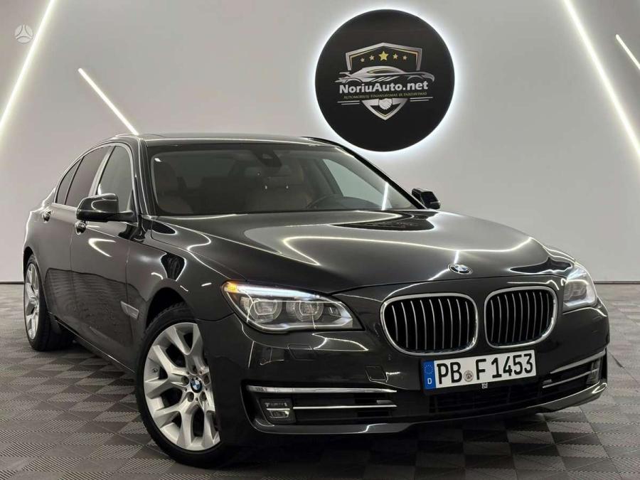 Grey BMW 730 2012 in Marijampole, with an engine capacity of 2.99 L and mileage of 303 thousand km for 12999 €, photo 1 on AUTOMOTO.COM.LV