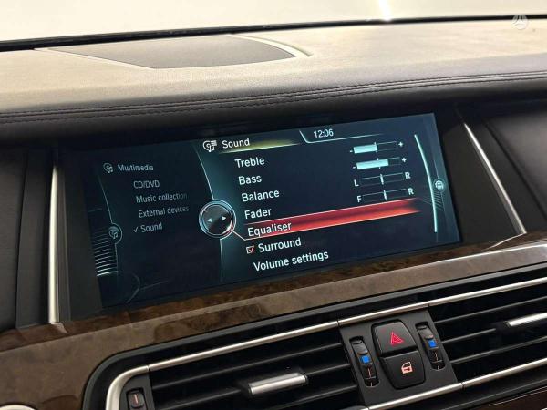 Grey BMW 730 2012 in Marijampole, with an engine capacity of 2.99 L and mileage of 303 thousand km for 12999 €, photo 6 on AUTOMOTO.COM.LV