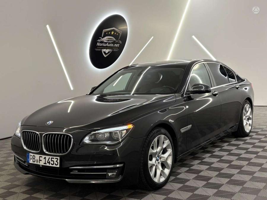 Grey BMW 730 2012 in Marijampole, with an engine capacity of 2.99 L and mileage of 303 thousand km for 12999 €, photo 12 on AUTOMOTO.COM.LV