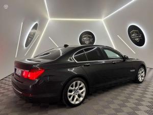 Grey BMW 730 2012 in Marijampole, with an engine capacity of 2.99 L and mileage of 303 thousand km for 12999 €, photo 13 on AUTOMOTO.COM.LV