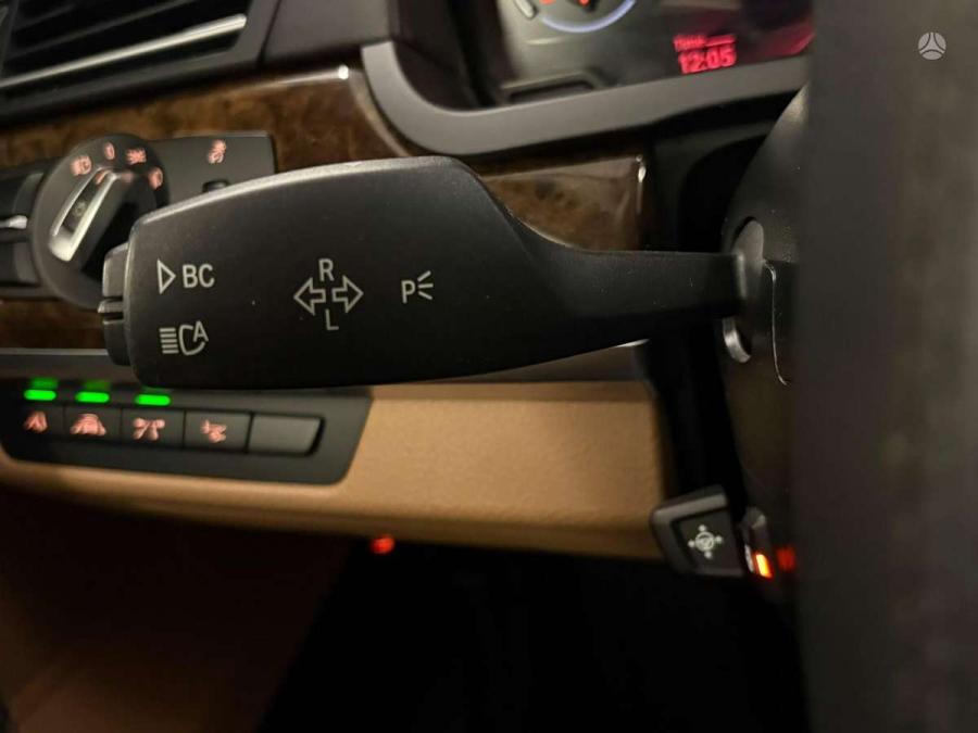 Grey BMW 730 2012 in Marijampole, with an engine capacity of 2.99 L and mileage of 303 thousand km for 12999 €, photo 14 on AUTOMOTO.COM.LV
