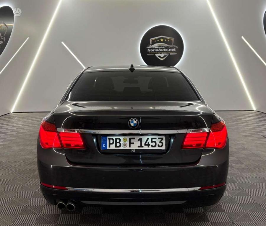 Grey BMW 730 2012 in Marijampole, with an engine capacity of 2.99 L and mileage of 303 thousand km for 12999 €, photo 33 on AUTOMOTO.COM.LV
