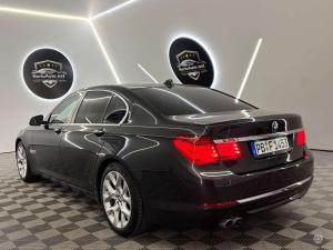 Grey BMW 730 2012 in Marijampole, with an engine capacity of 2.99 L and mileage of 303 thousand km for 12999 €, photo 35 on AUTOMOTO.COM.LV
