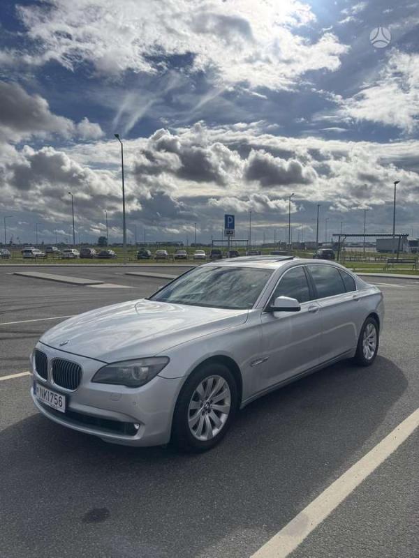 BMW 730 2012 Marijampole vietnē Pelēks BMW 730 2012 Marijampole, ar dzinēja tilpumu 2.98 L un nobraukumu 22 tūkst. km par 4000 €, foto 1 vietnē AUTOMOTO.COM.LV