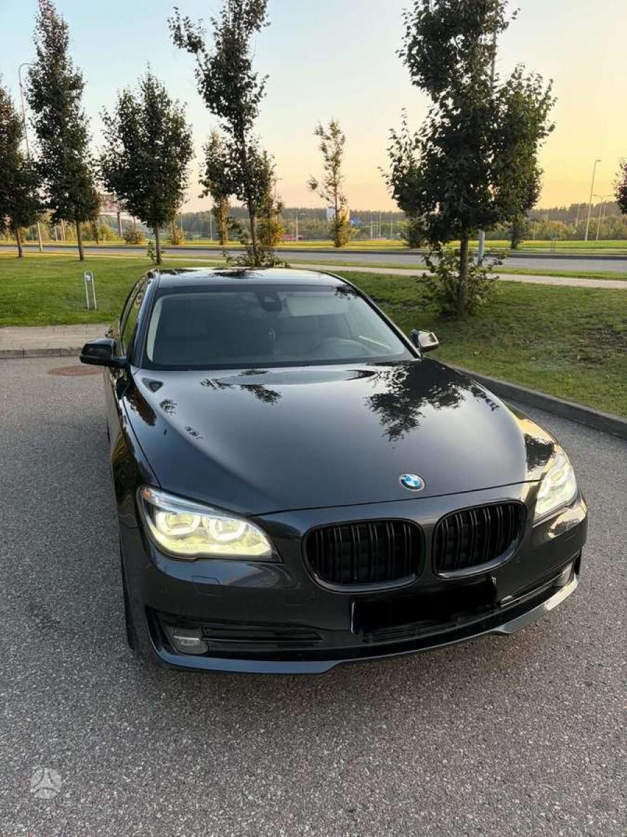 Grey BMW 730 2012 in Vilnius, with an engine capacity of 0.00 L and mileage of 353 thousand km for 13500 €, photo 3 on AUTOMOTO.COM.LV