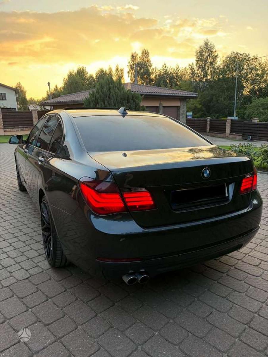 Grey BMW 730 2012 in Vilnius, with an engine capacity of 0.00 L and mileage of 353 thousand km for 13500 €, photo 5 on AUTOMOTO.COM.LV