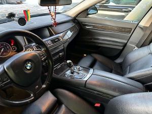 Grey BMW 730 2013 in Kaunas, with an engine capacity of 2.99 L and mileage of 297 thousand km for 17900 €, photo 8 on AUTOMOTO.COM.LV