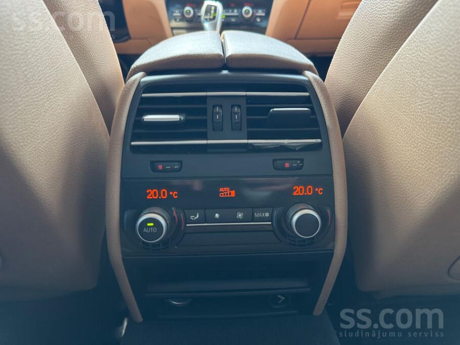 Grey BMW 730 2013 in Liepaja, with an engine capacity of 3.00 L and mileage of 244 thousand km for 12200 €, photo 18 on AUTOMOTO.COM.LV