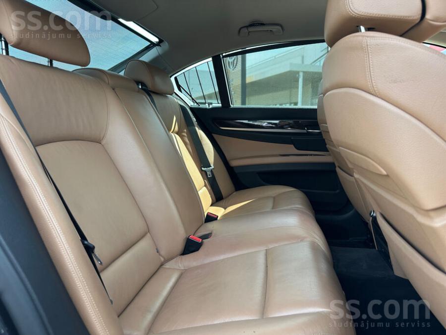 Grey BMW 730 2013 in Liepaja, with an engine capacity of 3.00 L and mileage of 244 thousand km for 12200 €, photo 20 on AUTOMOTO.COM.LV