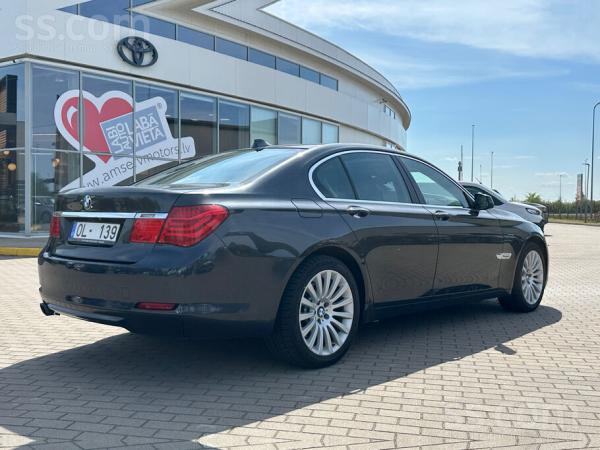 Pelēks BMW 730 2013 Liepāja, ar dzinēja tilpumu 3.00 L un nobraukumu 244 tūkst. km par 11800 €, foto 6 vietnē AUTOMOTO.COM.LV