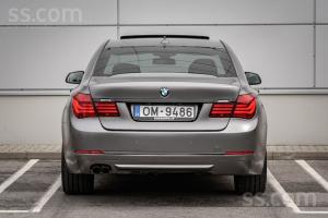 Grey BMW 730 2013 in Riga, with an engine capacity of 3.00 L and mileage of 197 thousand km for 13950 €, photo 6 on AUTOMOTO.COM.LV