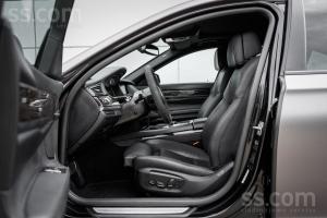 Grey BMW 730 2013 in Riga, with an engine capacity of 3.00 L and mileage of 197 thousand km for 13950 €, photo 12 on AUTOMOTO.COM.LV
