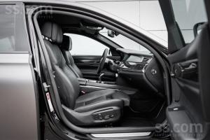 Grey BMW 730 2013 in Riga, with an engine capacity of 3.00 L and mileage of 197 thousand km for 13950 €, photo 14 on AUTOMOTO.COM.LV