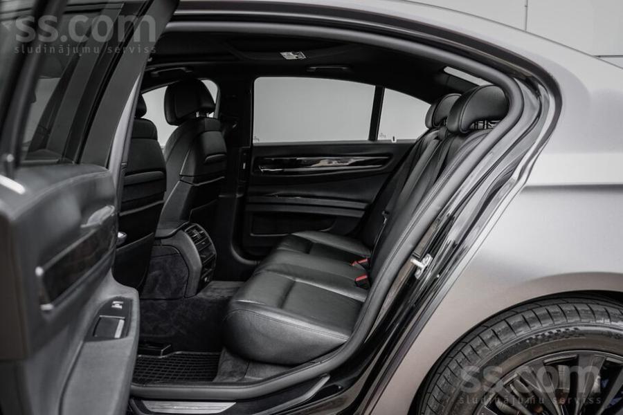 Grey BMW 730 2013 in Riga, with an engine capacity of 3.00 L and mileage of 197 thousand km for 13950 €, photo 15 on AUTOMOTO.COM.LV