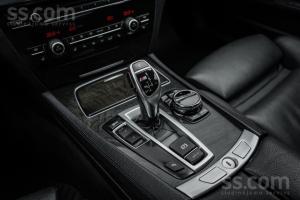 Grey BMW 730 2013 in Riga, with an engine capacity of 3.00 L and mileage of 197 thousand km for 13950 €, photo 25 on AUTOMOTO.COM.LV