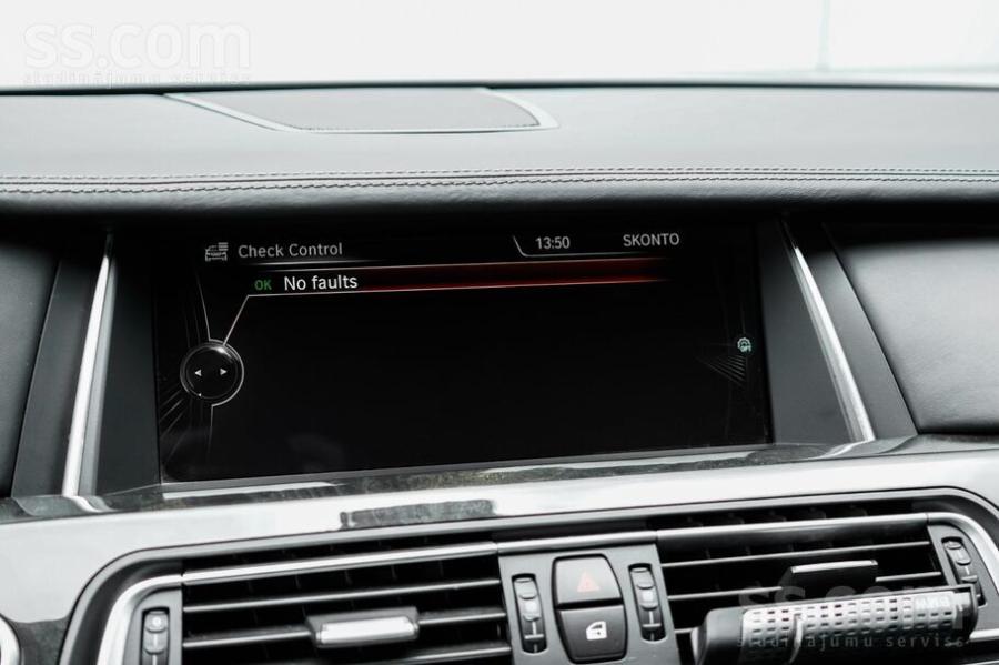 Grey BMW 730 2013 in Riga, with an engine capacity of 3.00 L and mileage of 197 thousand km for 13950 €, photo 28 on AUTOMOTO.COM.LV