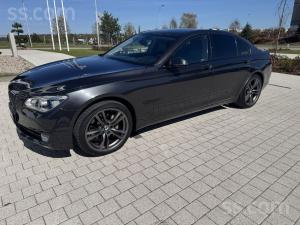 Pelēks BMW 730 2013 Rīga, ar dzinēja tilpumu 3.00 L un nobraukumu 232 tūkst. km par 12500 €, foto  vietnē AUTOMOTO.COM.LV