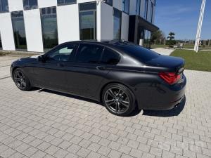 Pelēks BMW 730 2013 Rīga, ar dzinēja tilpumu 3.00 L un nobraukumu 232 tūkst. km par 12500 €, foto 4 vietnē AUTOMOTO.COM.LV
