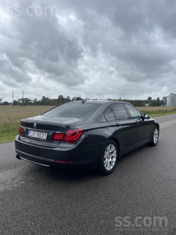 Pelēks BMW 730 2013 Liepāja, ar dzinēja tilpumu 3.00 L un nobraukumu 255 tūkst. km par 13250 €, foto 3 vietnē AUTOMOTO.COM.LV