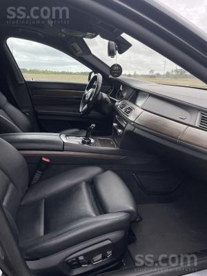 Pelēks BMW 730 2013 Liepāja, ar dzinēja tilpumu 3.00 L un nobraukumu 255 tūkst. km par 13250 €, foto 9 vietnē AUTOMOTO.COM.LV