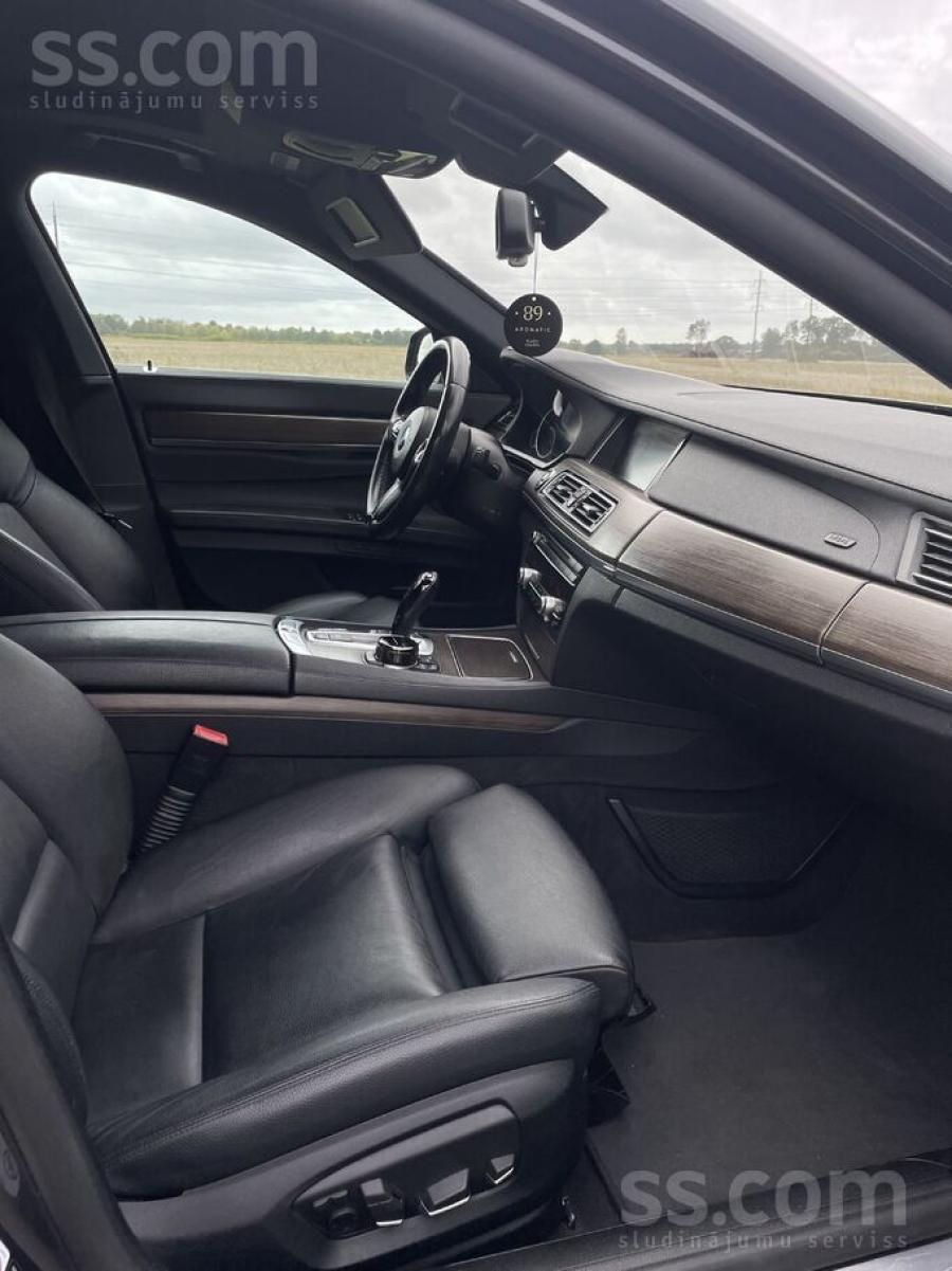Pelēks BMW 730 2013 Liepāja, ar dzinēja tilpumu 3.00 L un nobraukumu 255 tūkst. km par 13250 €, foto 9 vietnē AUTOMOTO.COM.LV