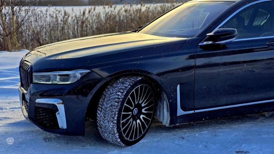 Grey BMW 730 2015 in Siauliai, with an engine capacity of 2.99 L and mileage of 305 thousand km for 26800 €, photo 11 on AUTOMOTO.COM.LV