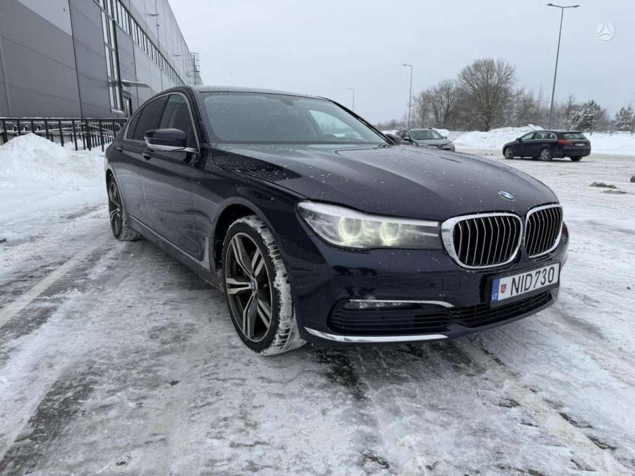 Grey BMW 730 2015 in Vilnius, with an engine capacity of 2.99 L and mileage of 245 thousand km for 20850 €, photo 1 on AUTOMOTO.COM.LV