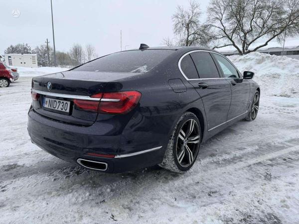 Pelēks BMW 730 2015 Viļņa, ar dzinēja tilpumu 2.99 L un nobraukumu 245 tūkst. km par 20850 €, foto 2 vietnē AUTOMOTO.COM.LV