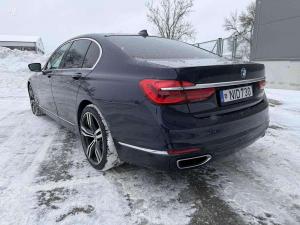 Grey BMW 730 2015 in Vilnius, with an engine capacity of 2.99 L and mileage of 245 thousand km for 20850 €, photo 4 on AUTOMOTO.COM.LV