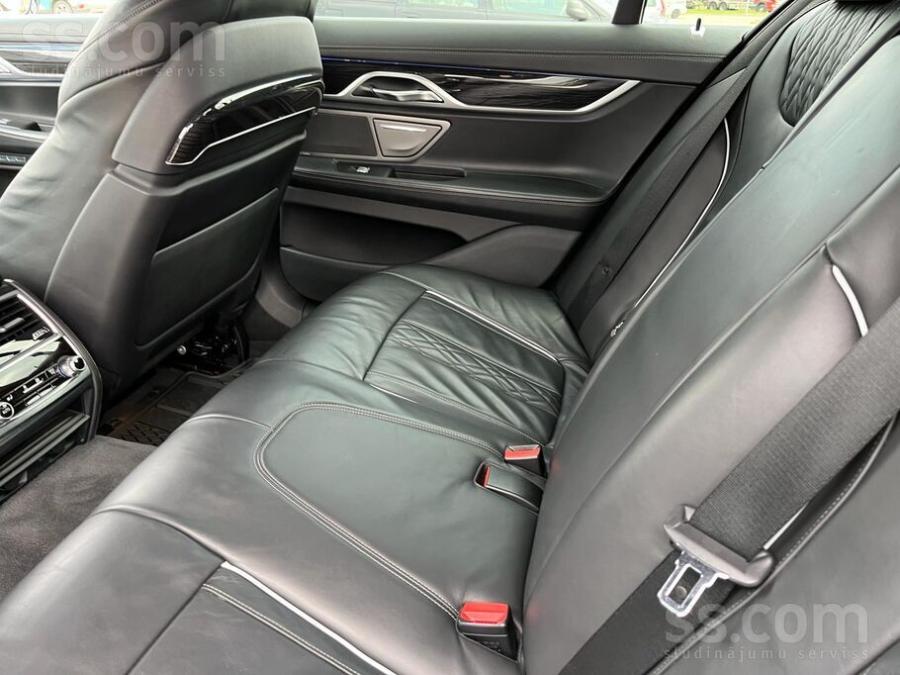 Pelēks BMW 730 2015 Rīga, ar dzinēja tilpumu 3.00 L un nobraukumu 114 tūkst. km par 31500 €, foto 10 vietnē AUTOMOTO.COM.LV