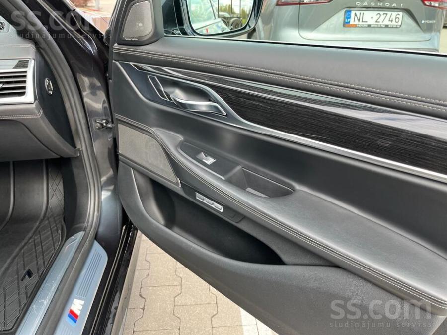 Pelēks BMW 730 2015 Rīga, ar dzinēja tilpumu 3.00 L un nobraukumu 114 tūkst. km par 31500 €, foto 13 vietnē AUTOMOTO.COM.LV