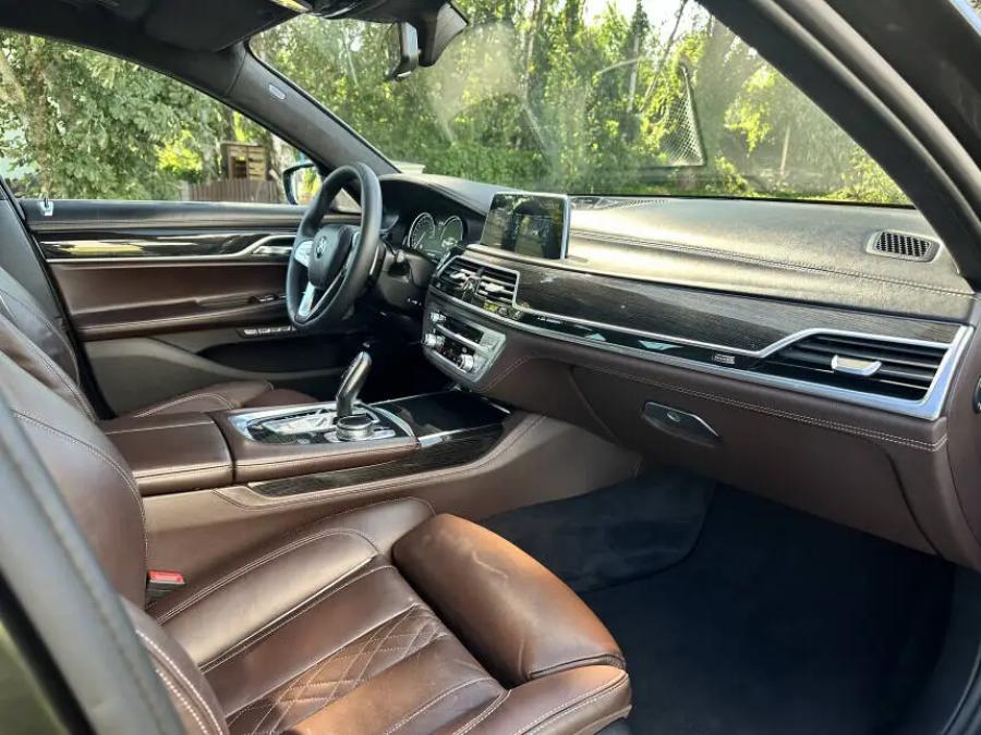 Pelēks BMW 730 2015 Rīga, ar dzinēja tilpumu 3.00 L un nobraukumu 208 tūkst. km par 25590 €, foto 13 vietnē AUTOMOTO.COM.LV