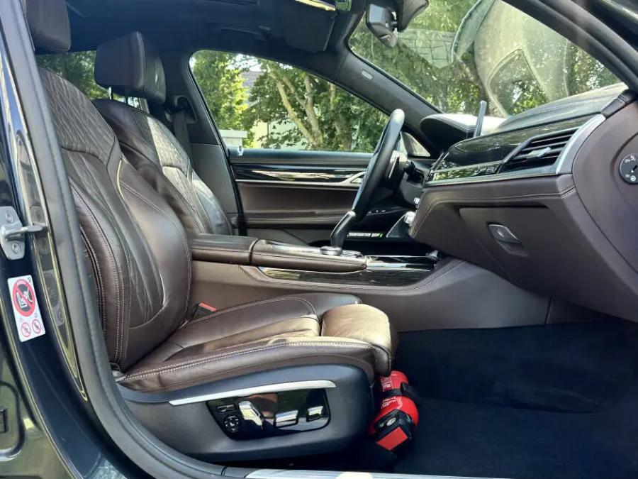 Pelēks BMW 730 2015 Rīga, ar dzinēja tilpumu 3.00 L un nobraukumu 208 tūkst. km par 25590 €, foto 15 vietnē AUTOMOTO.COM.LV