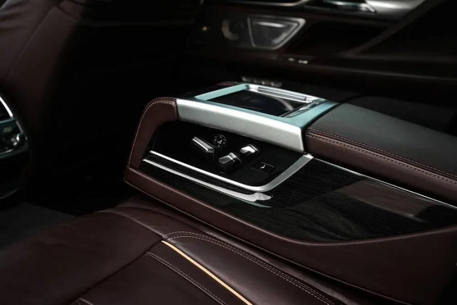 Pelēks BMW 730 2015 Rīga, ar dzinēja tilpumu 3.00 L un nobraukumu 208 tūkst. km par 25590 €, foto 22 vietnē AUTOMOTO.COM.LV