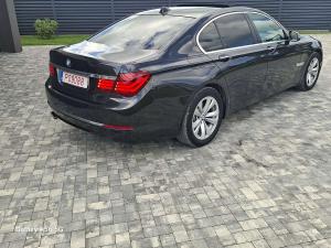 Grey BMW 730 2015 in Kaunas, with an engine capacity of 2.99 L and mileage of 286 thousand km for 10200 €, photo 8 on AUTOMOTO.COM.LV