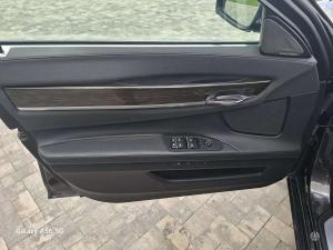 Grey BMW 730 2015 in Kaunas, with an engine capacity of 2.99 L and mileage of 286 thousand km for 10200 €, photo 14 on AUTOMOTO.COM.LV