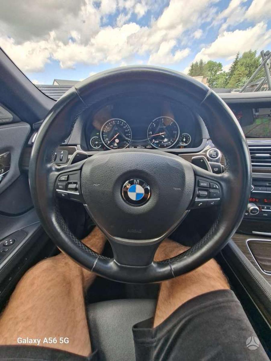 Grey BMW 730 2015 in Kaunas, with an engine capacity of 2.99 L and mileage of 286 thousand km for 10200 €, photo 17 on AUTOMOTO.COM.LV