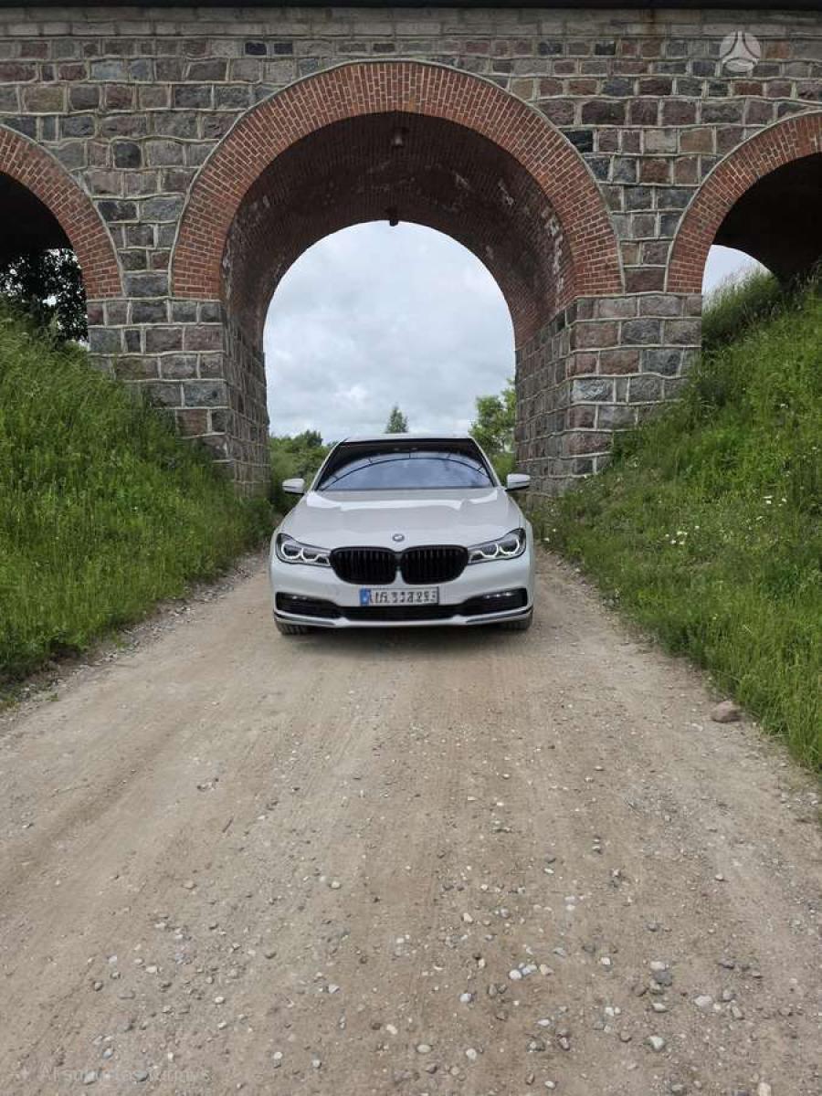 Grey BMW 730 2015 in Klaipeda, with an engine capacity of 2.99 L and mileage of 234 thousand km for 23490 €, photo 1 on AUTOMOTO.COM.LV