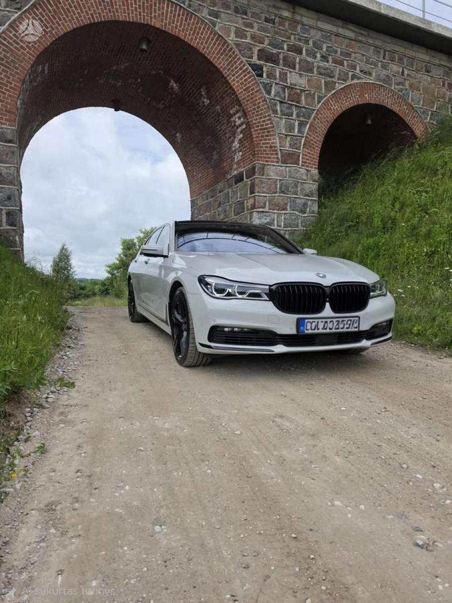 Grey BMW 730 2015 in Klaipeda, with an engine capacity of 2.99 L and mileage of 234 thousand km for 23490 €, photo 3 on AUTOMOTO.COM.LV
