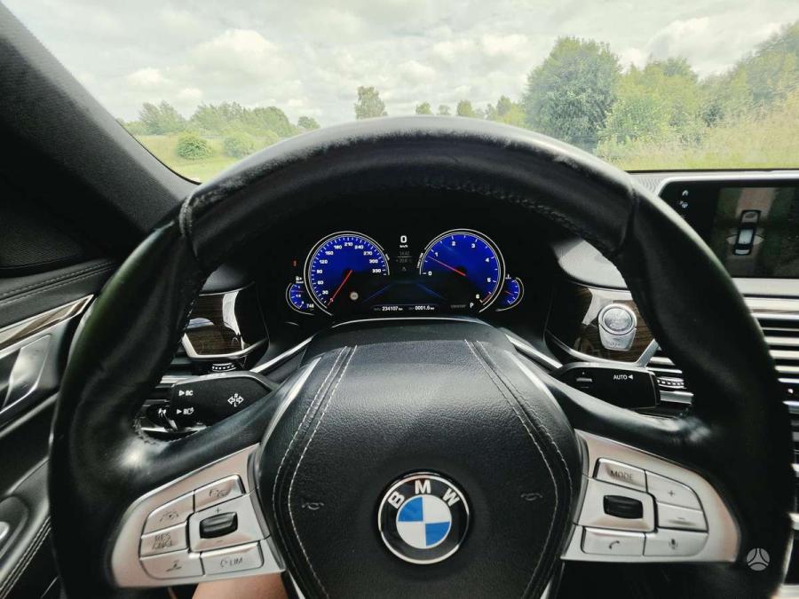 Grey BMW 730 2015 in Klaipeda, with an engine capacity of 2.99 L and mileage of 234 thousand km for 23490 €, photo 7 on AUTOMOTO.COM.LV